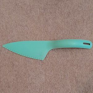 Tupperware | Kitchen | Tupperware Cut N Serve Pastry Server New | Poshmark